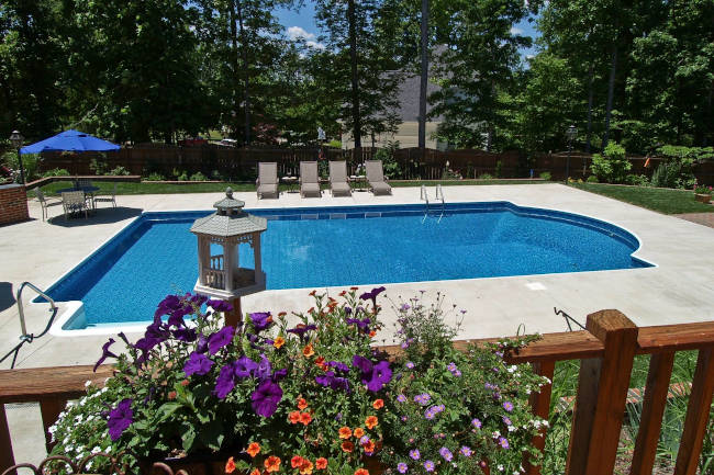Custom Vinyl Pools, Burlington, NC | Crystal Clear Pool & Spas